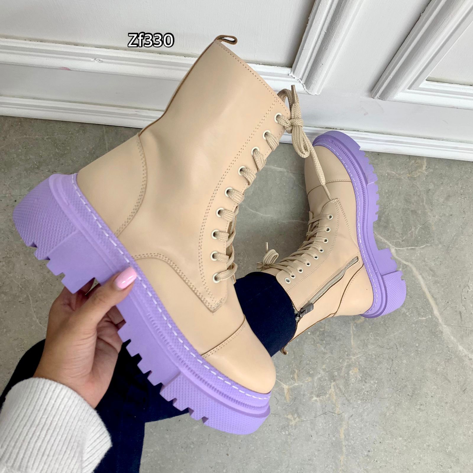 Botin beige suela morada - Dekosas